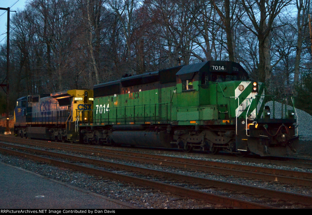 HLCX SD40-2 7014 trails on Q418-05